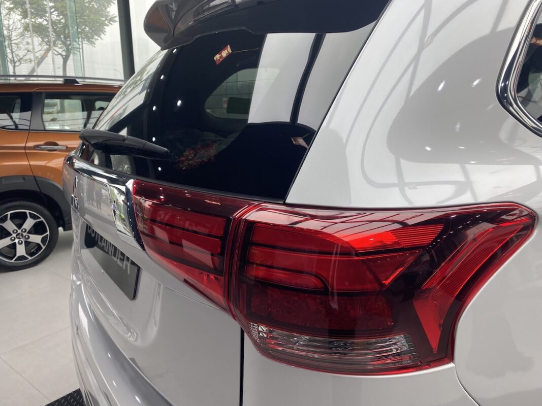 Outlander CVT 2024 - Phiên bản Outlander tiêu chuẩn 2024