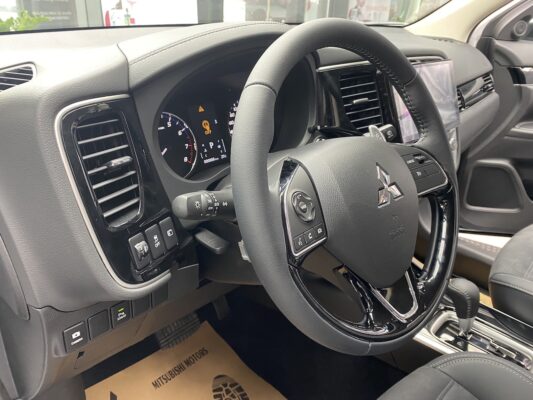 Outlander CVT 2024 - Phiên bản Outlander tiêu chuẩn 2024